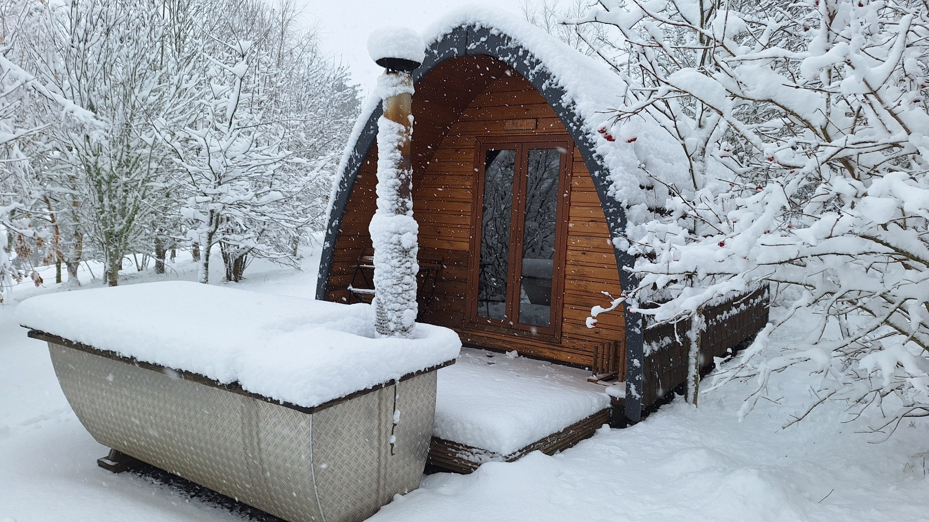 Wooden Glamping Pods Coldrach / Schiehallion / Shee Water